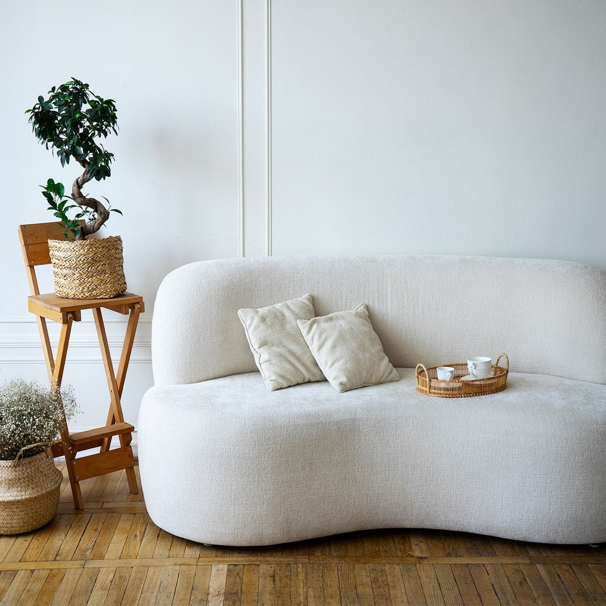 Revamping Your Living Room with Vintage Decor – Harkut Electronics and ...